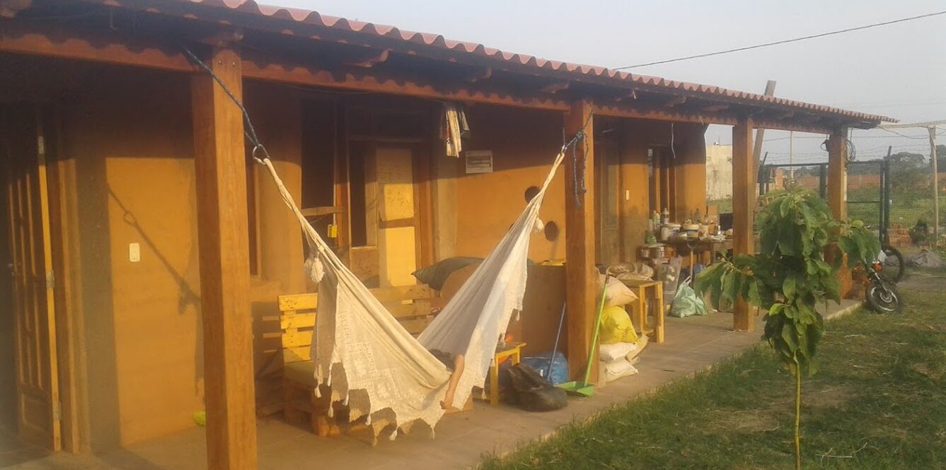 Just Moved To Our Selfbuild HyperAdobe House - Termitero